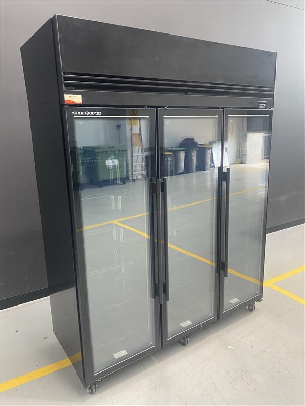 SKOPE Glass 3 x Door Freezer - 1500lt - Flexikitch